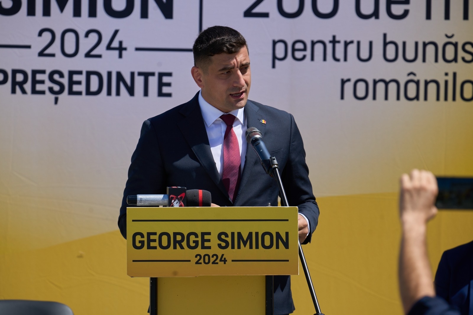 George Simion: „Nu sunt șantajabil. Aruncați cu ce vreți în mine că nu ...